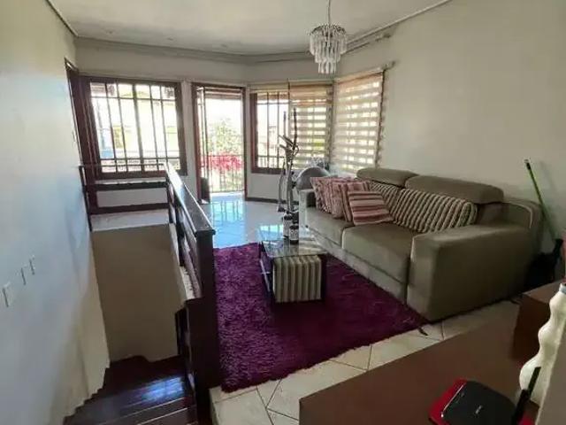 Casa / Sobrado para Venda em Porto Alegre/RS Hípica 3 Quartos