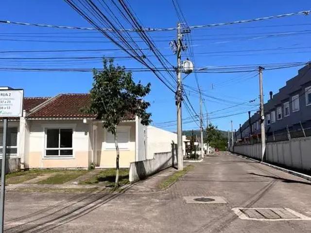Casa / Sobrado para Venda em Porto Alegre/RS Hípica 2 Quartos