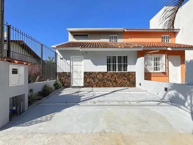 Casa / Sobrado para Venda em Porto Alegre/RS Hípica 2 Quartos