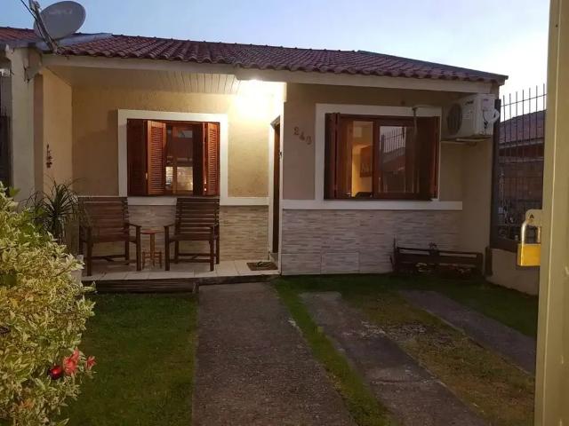 Casa / Sobrado para Venda em Porto Alegre/RS Hípica 2 Quartos