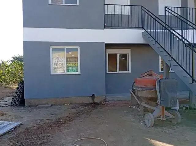 Casa / Sobrado para Venda em Porto Alegre/RS Hípica 2 Quartos