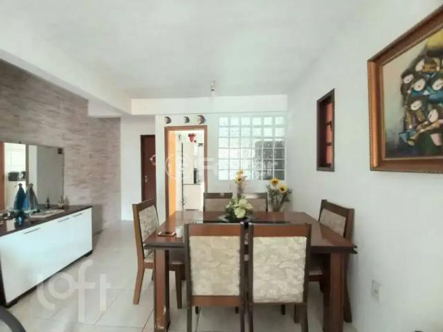 Casa / Sobrado para Venda em Porto Alegre/RS Hípica 2 Quartos