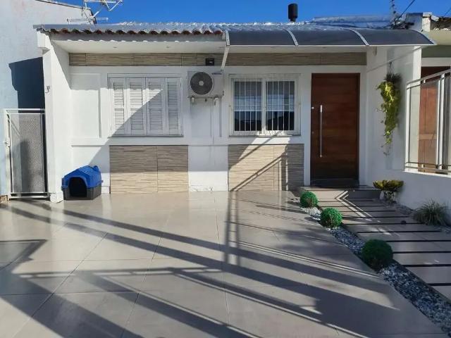 Casa / Sobrado para Venda em Porto Alegre/RS Hípica 2 Quartos