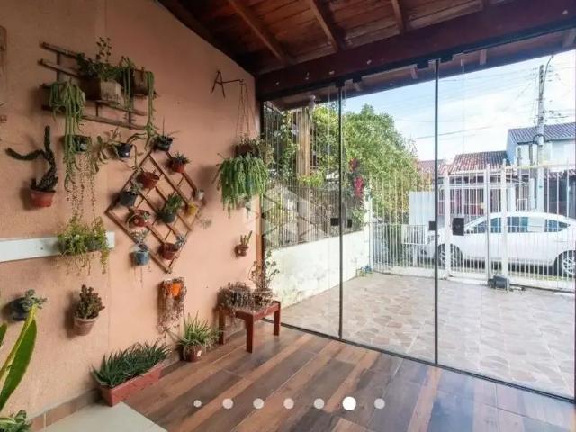 Casa / Sobrado para Venda em Porto Alegre/RS Hípica 2 Quartos