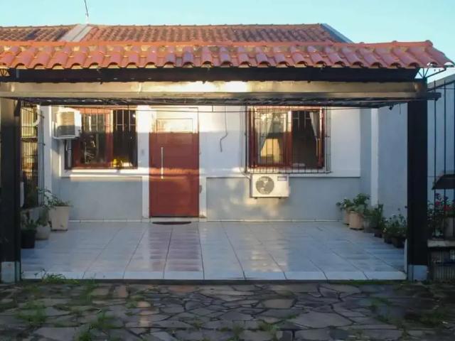 Casa / Sobrado para Venda em Porto Alegre/RS Hípica 2 Quartos