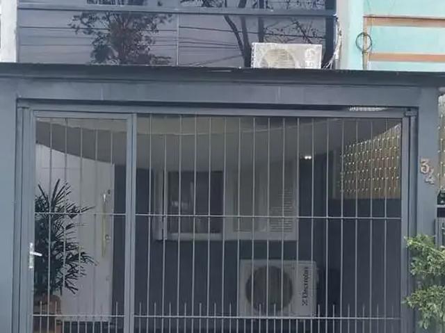 Casa / Sobrado para Venda em Porto Alegre/RS Hípica 2 Quartos
