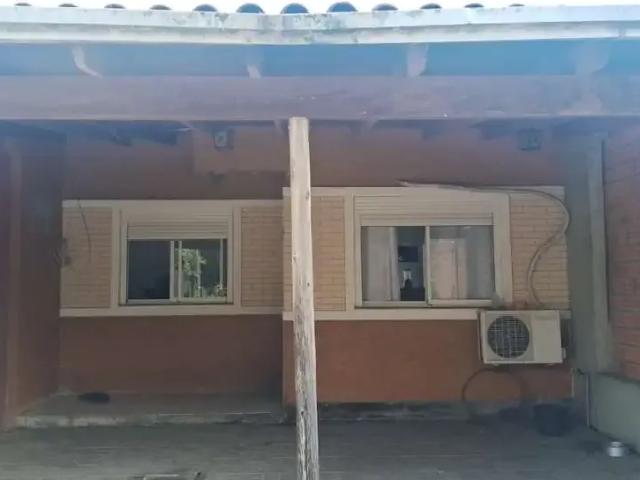 Casa / Sobrado para Venda em Porto Alegre/RS Hípica 2 Quartos