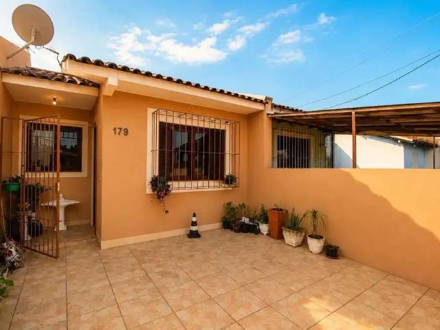 Casa / Sobrado para Venda em Porto Alegre/RS Hípica 2 Quartos