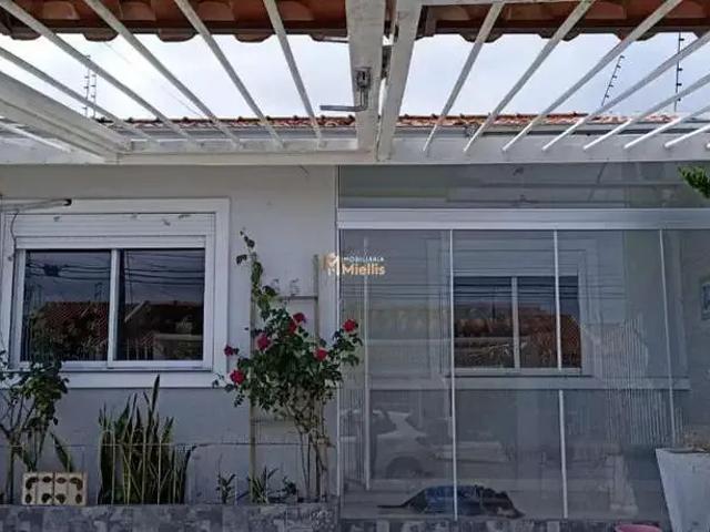 Casa / Sobrado para Venda em Porto Alegre/RS Hípica 2 Quartos