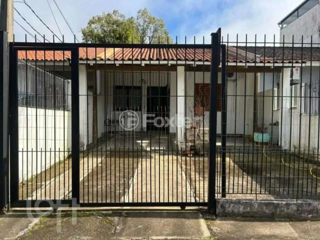 Casa / Sobrado para Venda em Porto Alegre/RS Hípica 2 Quartos