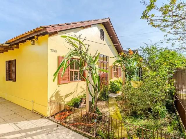 Casa / Sobrado para Venda em Porto Alegre/RS Hípica 2 Quartos