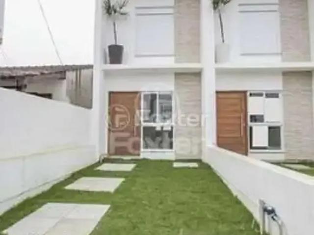 Casa / Sobrado para Venda em Porto Alegre/RS Hípica 2 Quartos