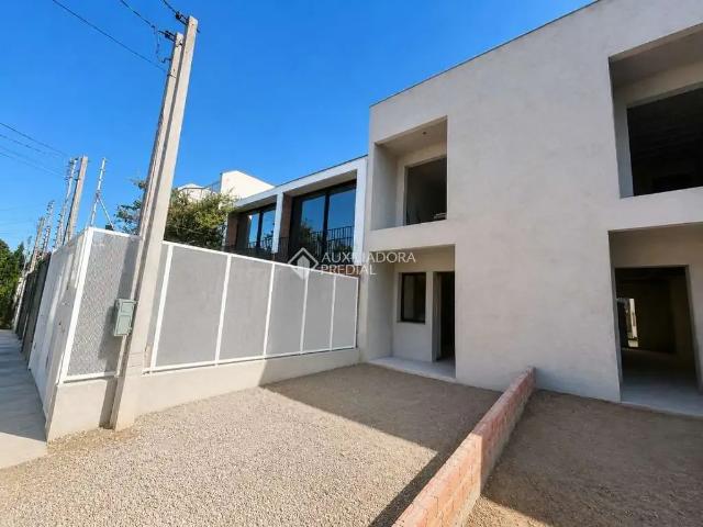 Casa / Sobrado para Venda em Porto Alegre/RS Hípica 2 Quartos
