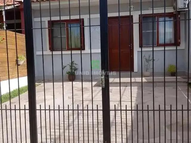 Casa / Sobrado para Venda em Porto Alegre/RS Hípica 2 Quartos