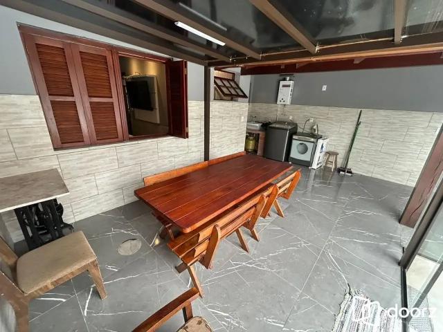 Casa / Sobrado para Venda em Porto Alegre/RS Hípica 4 Quartos