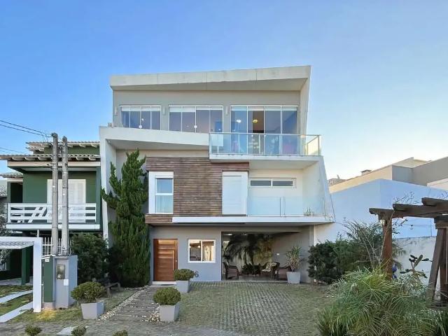 Casa / Sobrado para Venda em Porto Alegre/RS Hípica 4 Quartos