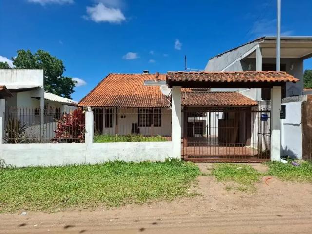 Casa / Sobrado para Venda em Porto Alegre/RS Hípica 4 Quartos