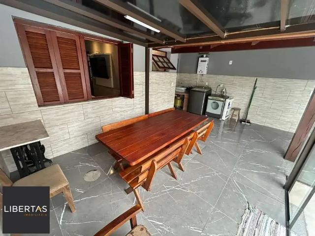 Casa / Sobrado para Venda em Porto Alegre/RS Hípica 4 Quartos
