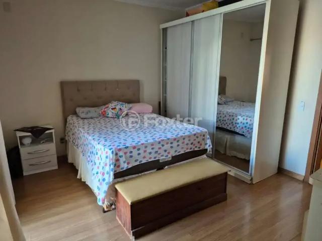 Casa / Sobrado para Venda em Porto Alegre/RS Hípica 4 Quartos