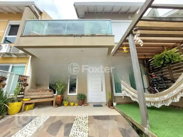 Casa / Sobrado para Venda em Porto Alegre/RS Hípica 4 Quartos
