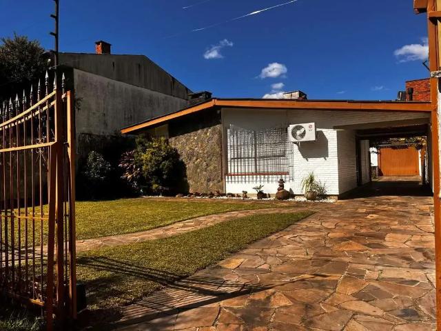 Casa / Sobrado para Venda em Porto Alegre/RS Ipanema 2 Quartos