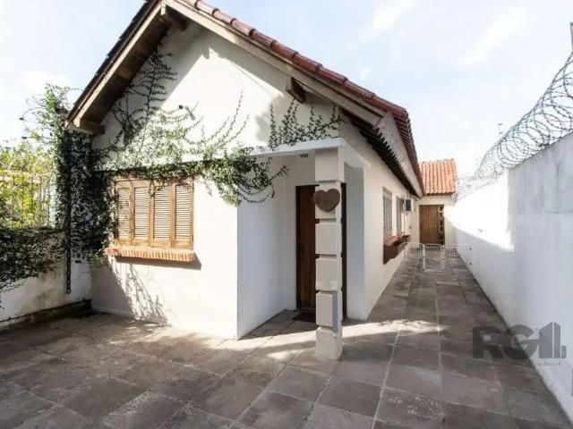 Casa / Sobrado para Venda em Porto Alegre/RS Ipanema 2 Quartos
