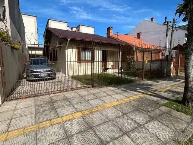 Casa / Sobrado para Venda em Porto Alegre/RS Ipanema 2 Quartos