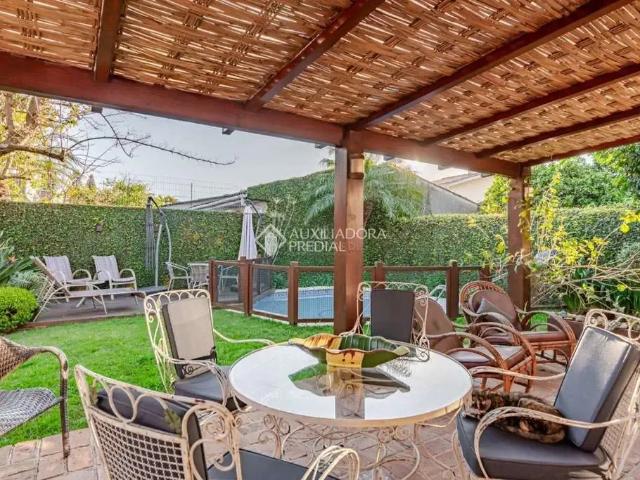 Casa / Sobrado para Venda em Porto Alegre/RS Ipanema 3 Quartos