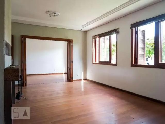 Casa / Sobrado para Venda em Porto Alegre/RS Ipanema 3 Quartos