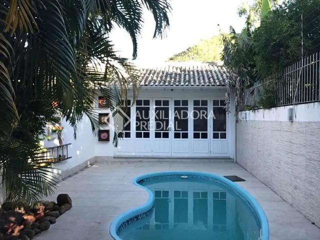 Casa / Sobrado para Venda em Porto Alegre/RS Ipanema 3 Quartos