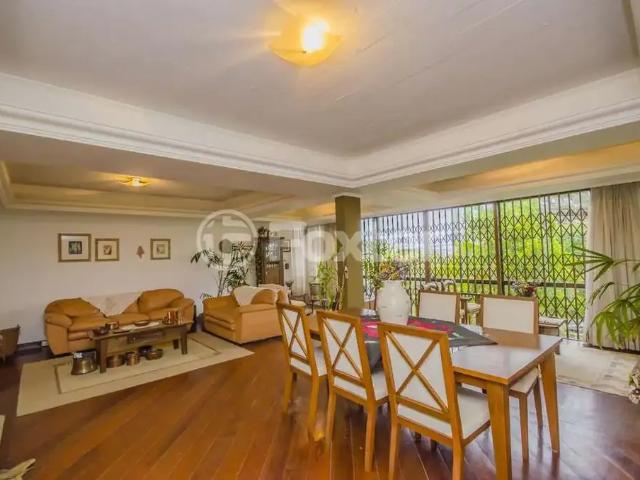 Casa / Sobrado para Venda em Porto Alegre/RS Ipanema 3 Quartos