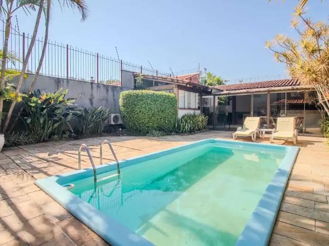 Casa / Sobrado para Venda em Porto Alegre/RS Ipanema 3 Quartos