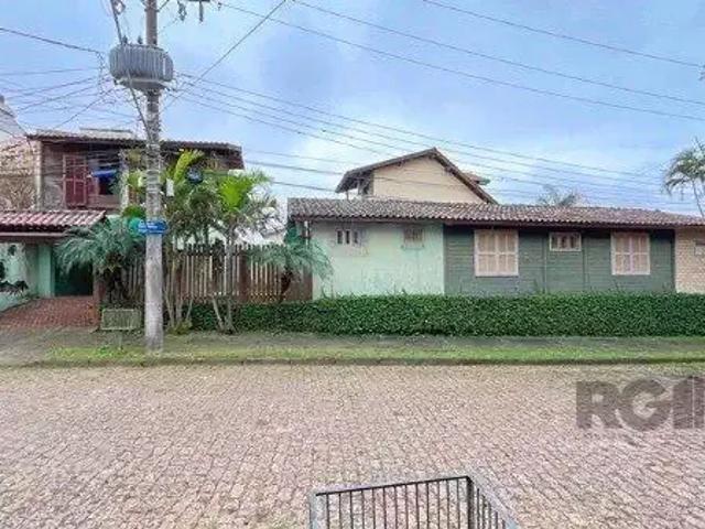 Casa / Sobrado para Venda em Porto Alegre/RS Ipanema 3 Quartos