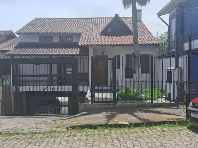 Casa / Sobrado para Venda em Porto Alegre/RS Ipanema 3 Quartos