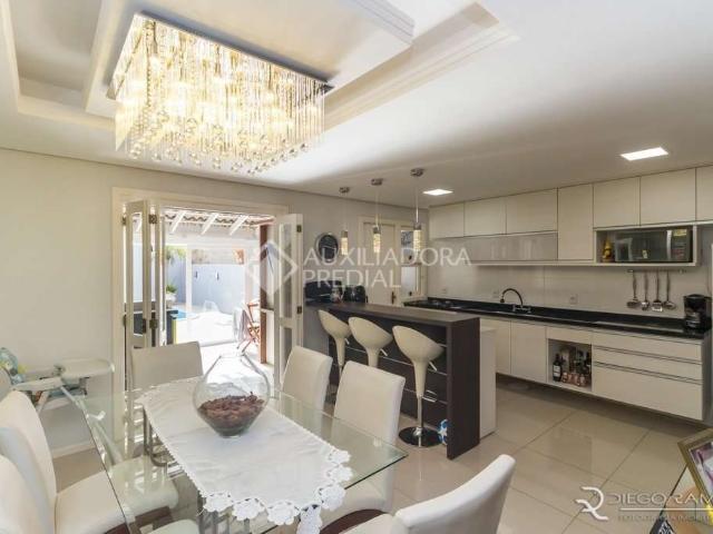 Casa / Sobrado para Venda em Porto Alegre/RS Ipanema 3 Quartos