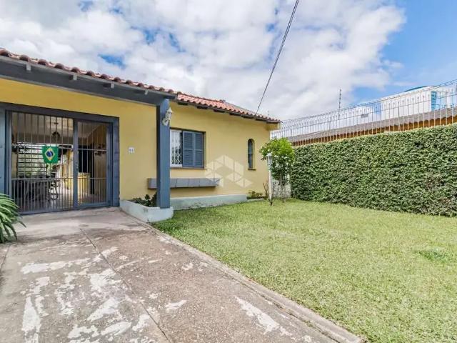 Casa / Sobrado para Venda em Porto Alegre/RS Ipanema 3 Quartos