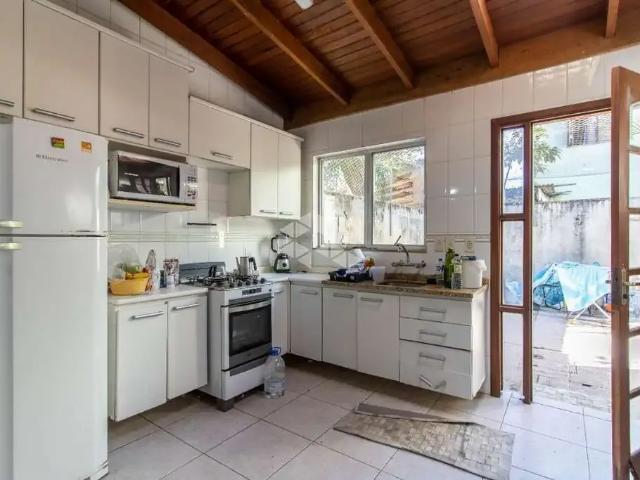 Casa / Sobrado para Venda em Porto Alegre/RS Ipanema 3 Quartos