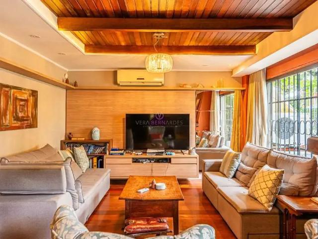 Casa / Sobrado para Venda em Porto Alegre/RS Ipanema 3 Quartos