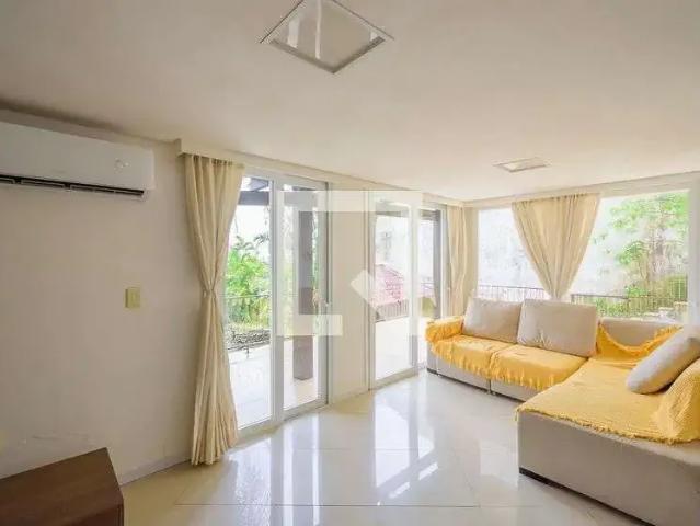Casa / Sobrado para Venda em Porto Alegre/RS Ipanema 3 Quartos