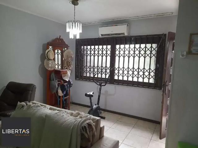 Casa / Sobrado para Venda em Porto Alegre/RS Ipanema 3 Quartos
