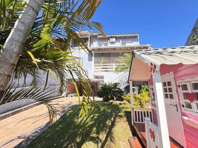 Casa / Sobrado para Venda em Porto Alegre/RS Ipanema 3 Quartos