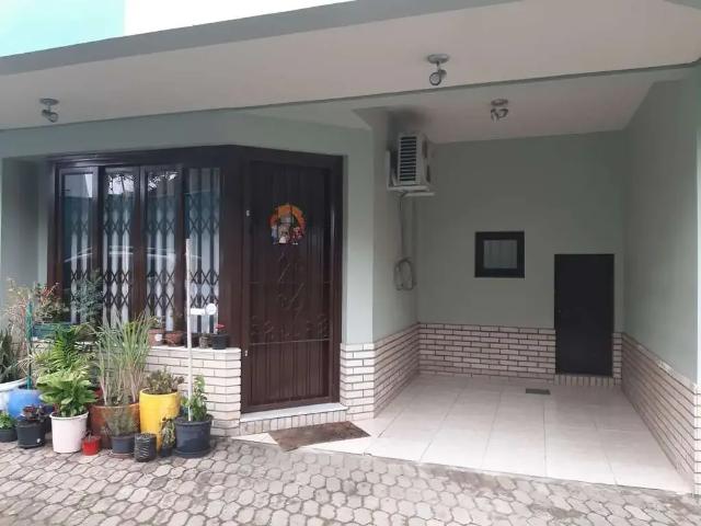 Casa / Sobrado para Venda em Porto Alegre/RS Ipanema 3 Quartos