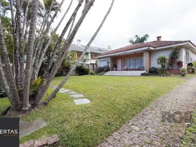 Casa / Sobrado para Venda em Porto Alegre/RS Ipanema 3 Quartos