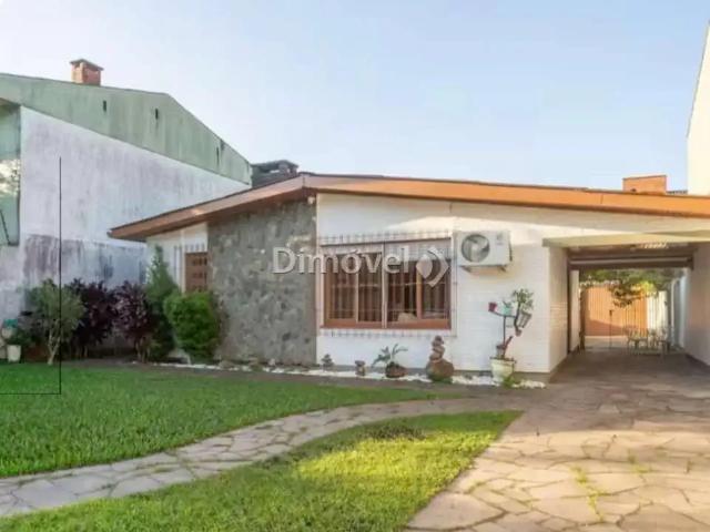 Casa / Sobrado para Venda em Porto Alegre/RS Ipanema 3 Quartos