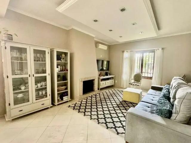 Casa / Sobrado para Venda em Porto Alegre/RS Ipanema 3 Quartos