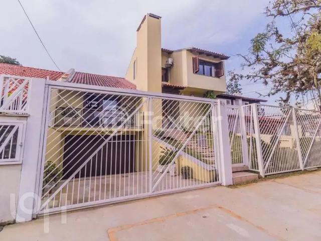 Casa / Sobrado para Venda em Porto Alegre/RS Ipanema 3 Quartos
