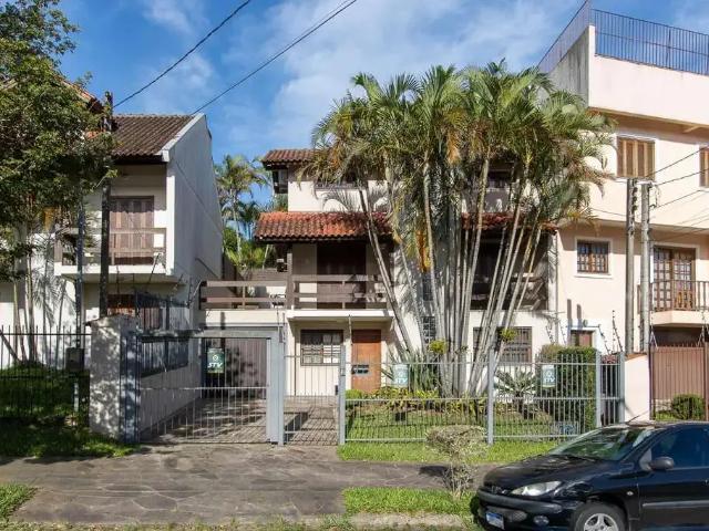 Casa / Sobrado para Venda em Porto Alegre/RS Ipanema 3 Quartos