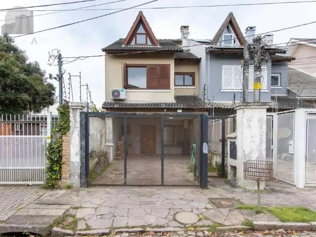 Casa / Sobrado para Venda em Porto Alegre/RS Ipanema 3 Quartos