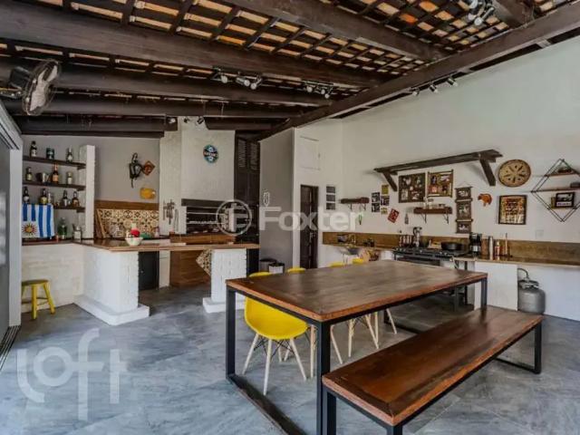 Casa / Sobrado para Venda em Porto Alegre/RS Ipanema 3 Quartos