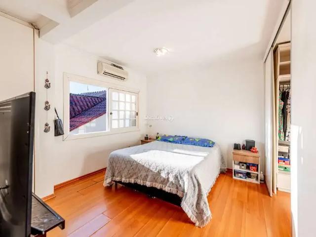 Casa / Sobrado para Venda em Porto Alegre/RS Ipanema 3 Quartos